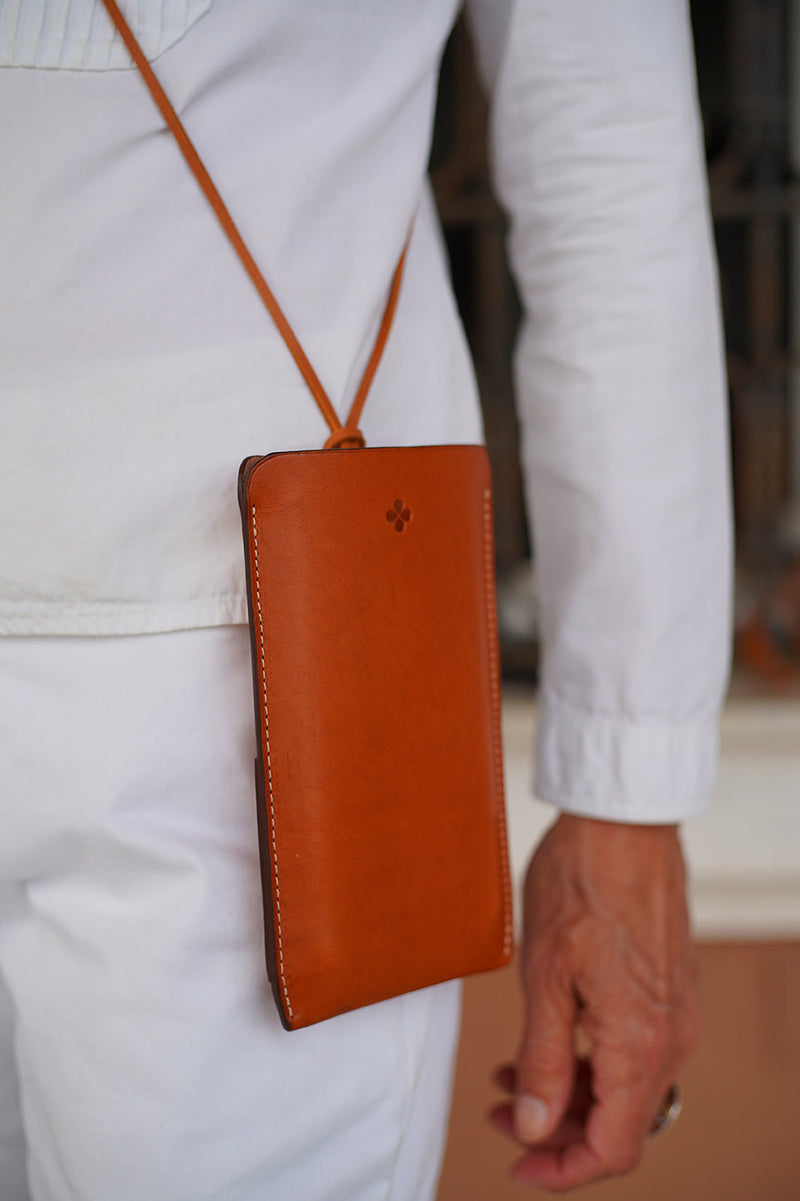 Luxury leather phone case | Maison DEL'EP